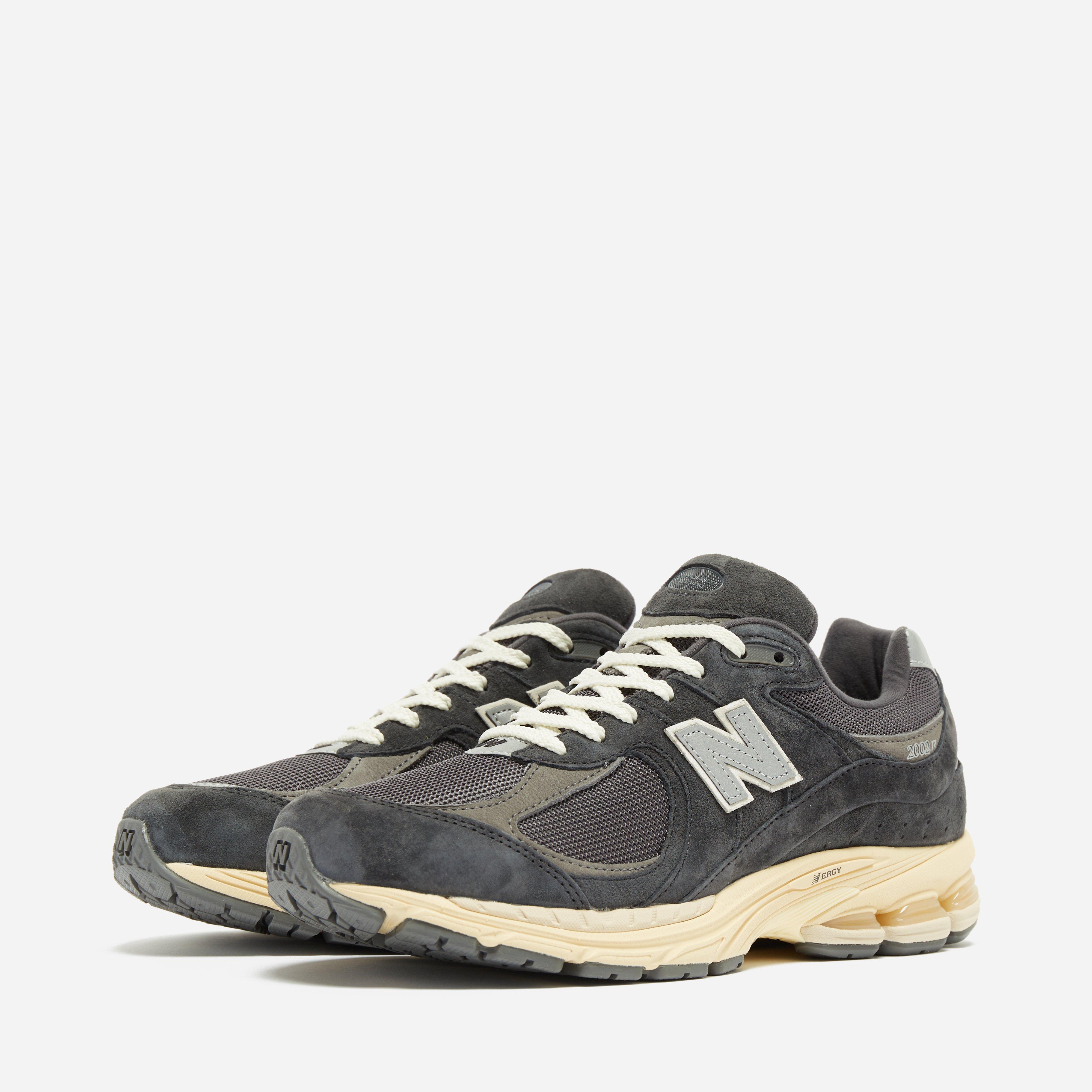 New Balance 2002r in Black for Men | Lyst Canada