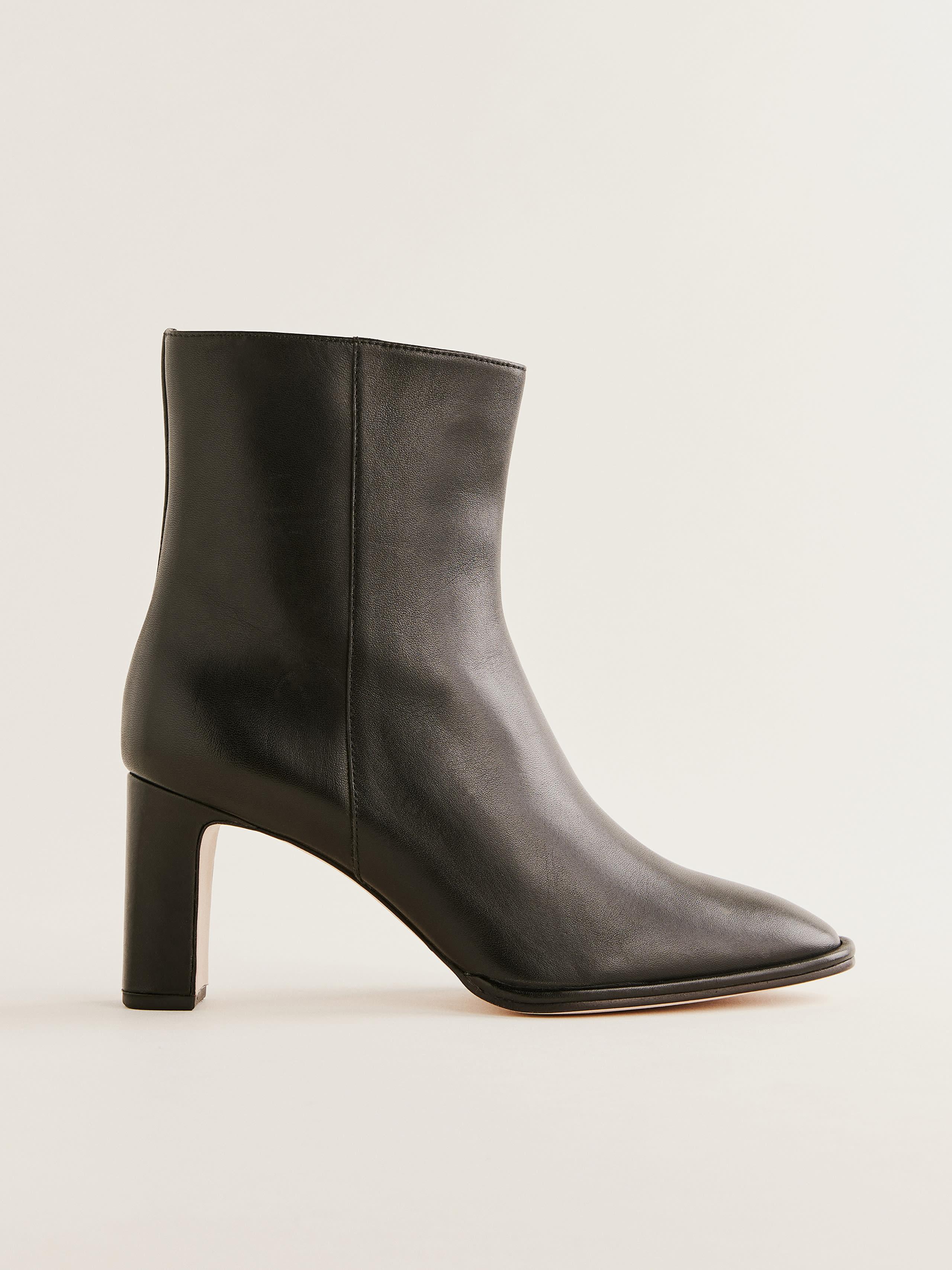Reformation Gillian Ankle Boot in Black | Lyst