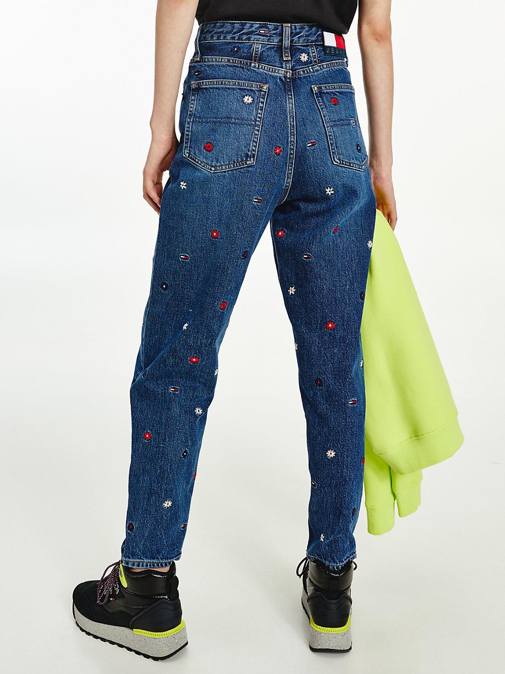 Tommy Hilfiger Mom Tapered Jeans mit ultrahohem Bund und Stickerei in Blau Lyst DE
