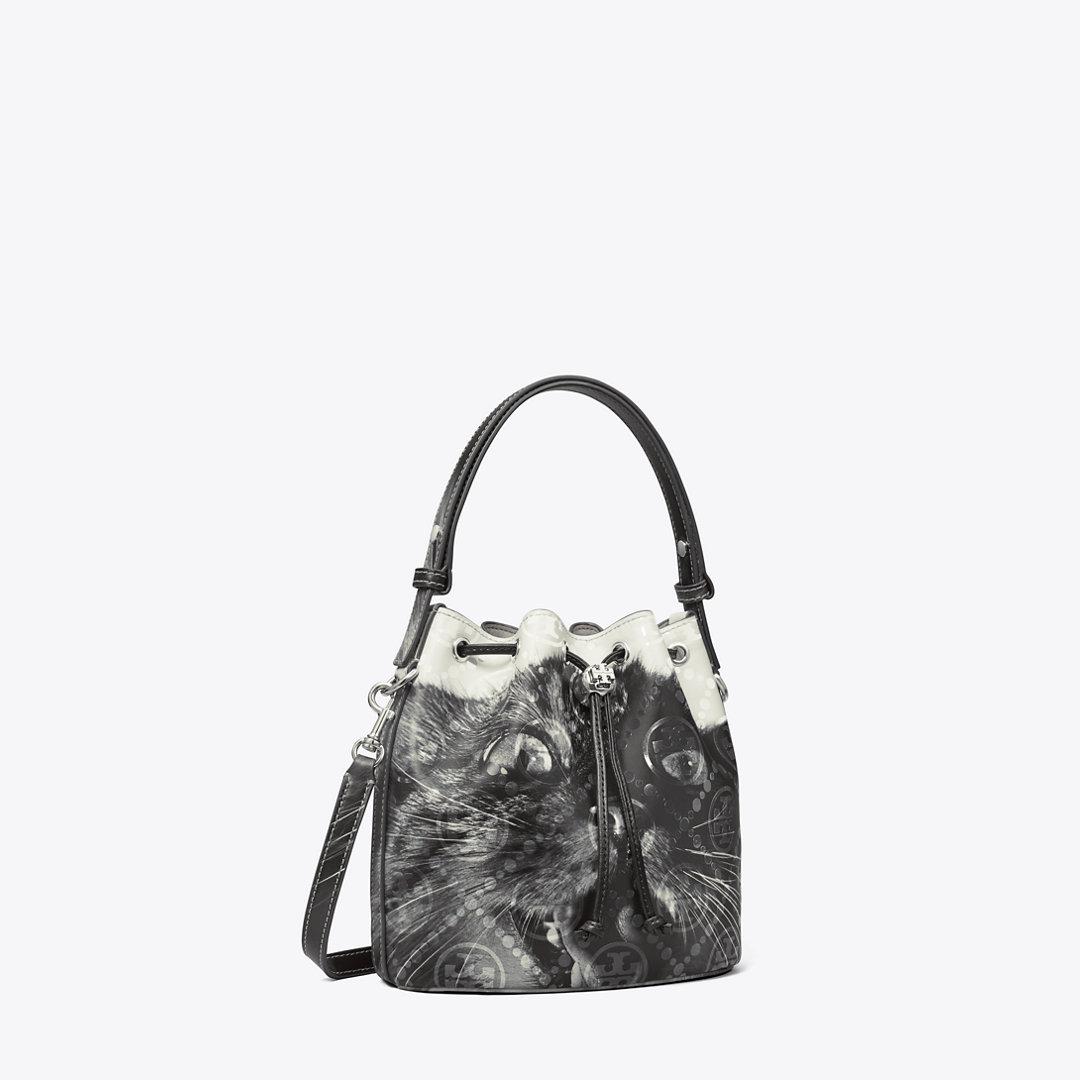 Tory Burch T Monogram Cat Print Bucket Bag in White | Lyst