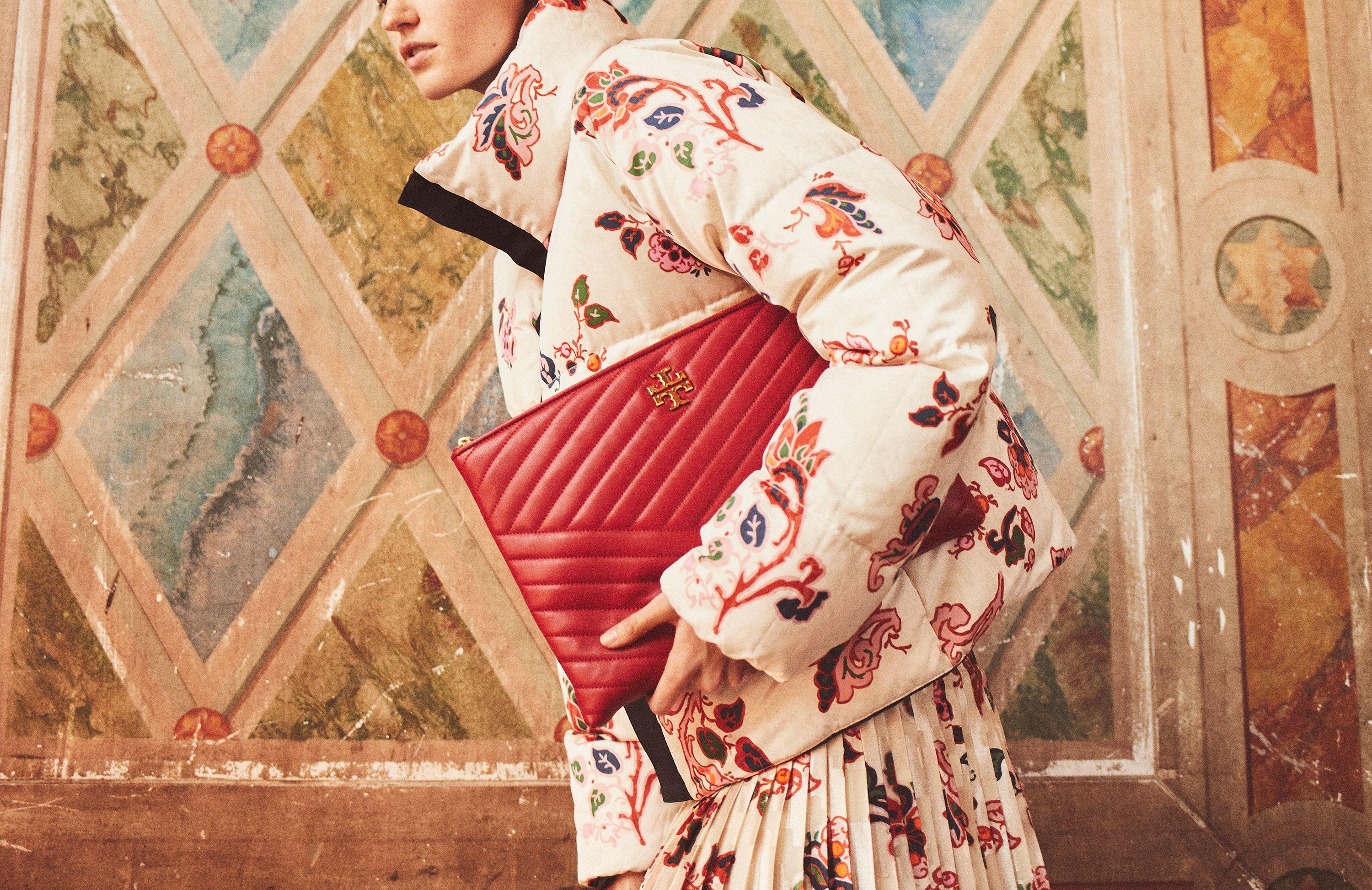 Tory Burch Leather Kira Chevron Pouch in Red - Lyst